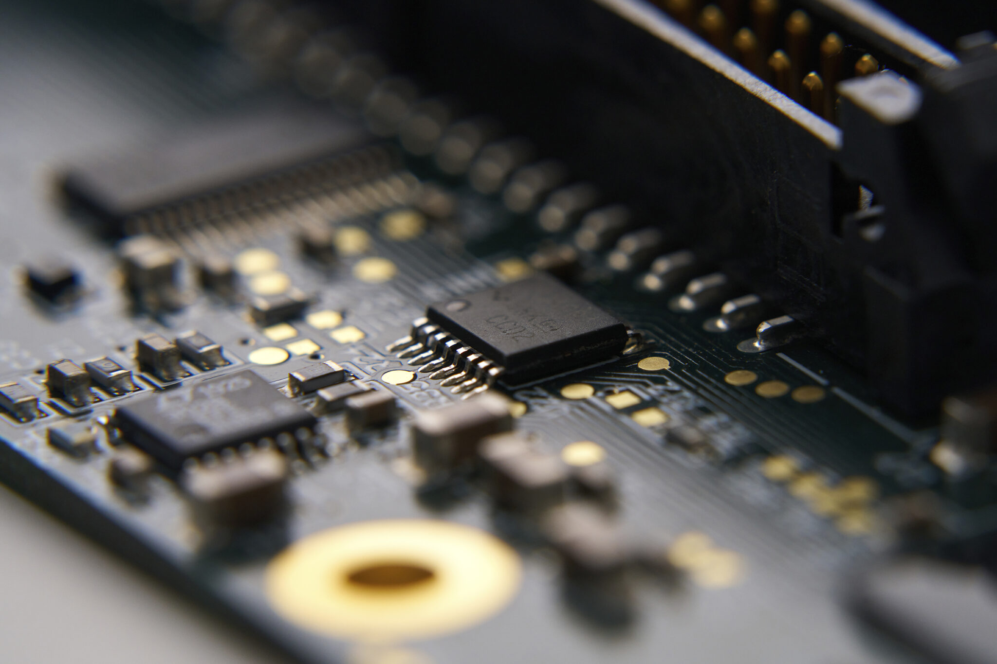 Bench Top Power Supplies for Research & Laboratories | Sens-Tech